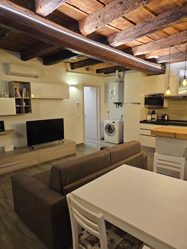 La Corte,como Centro - Como