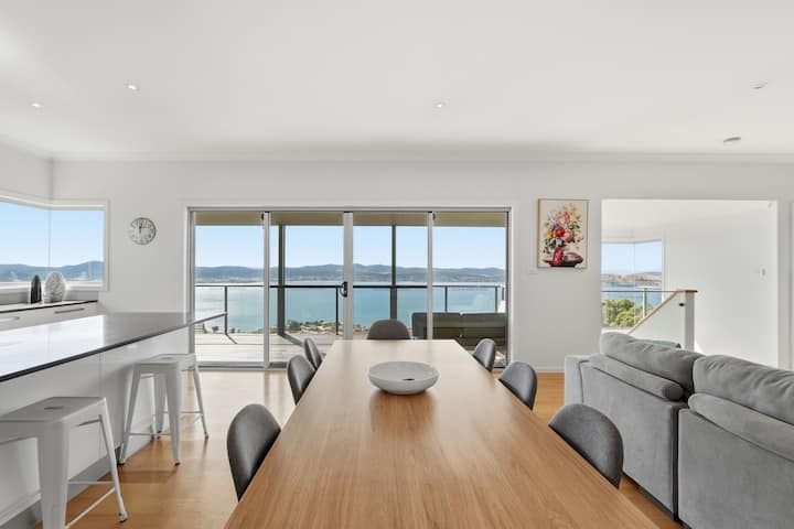 Sandy Bay Panorama Retreat - Tasmania