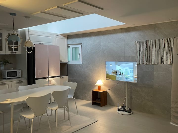 [단독주택] 독채사용/10인수용가능/용산역10분/효창공원역10분 - Seoul