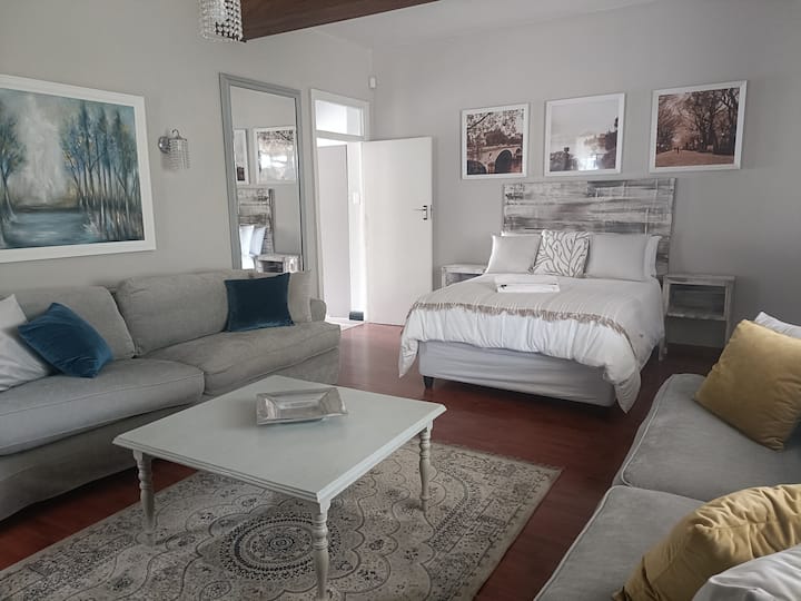 Graceland Classic Luxurious - Krugersdorp