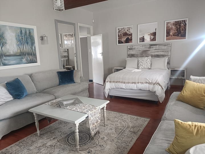 Graceland Classic Luxurious - Krugersdorp