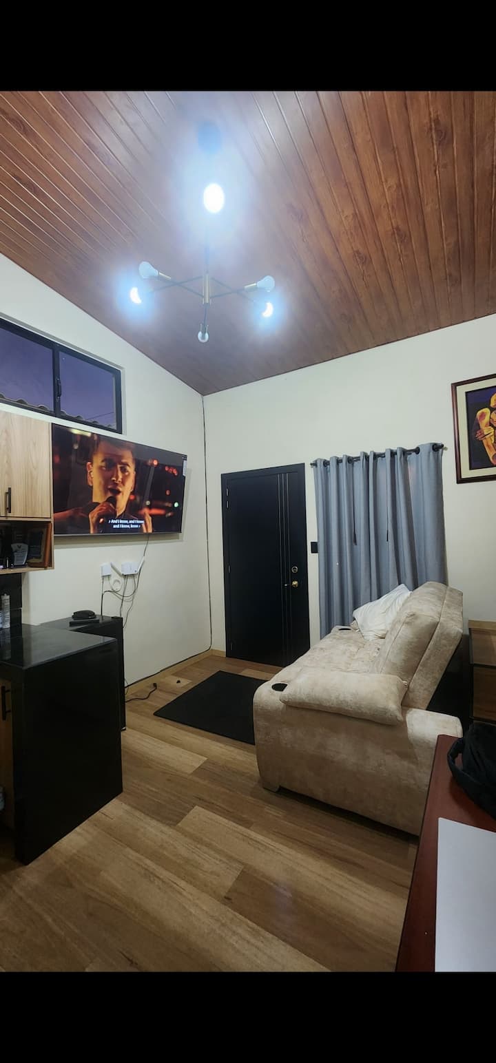 Hogar Calido, Cerca Al Centro De La Ciudad. - Cotopaxi