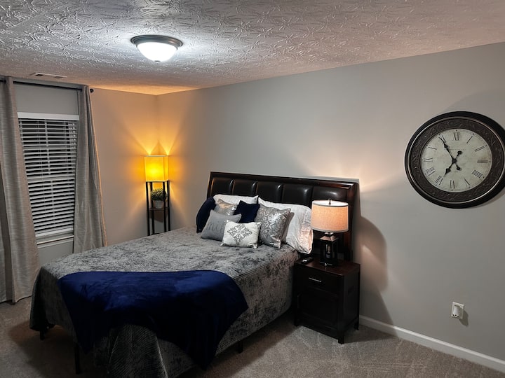 Private Oasis Room - Shared Home - Riverdale, GA