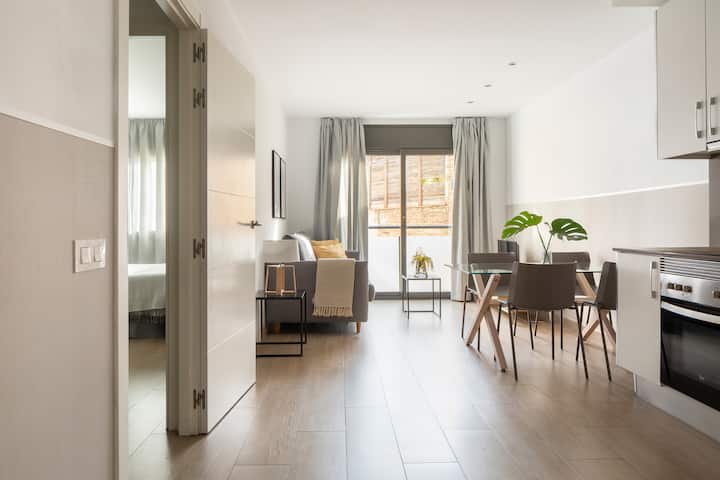Plz - Bright & Fully Equipped In Pl. Espanya - Barcelona