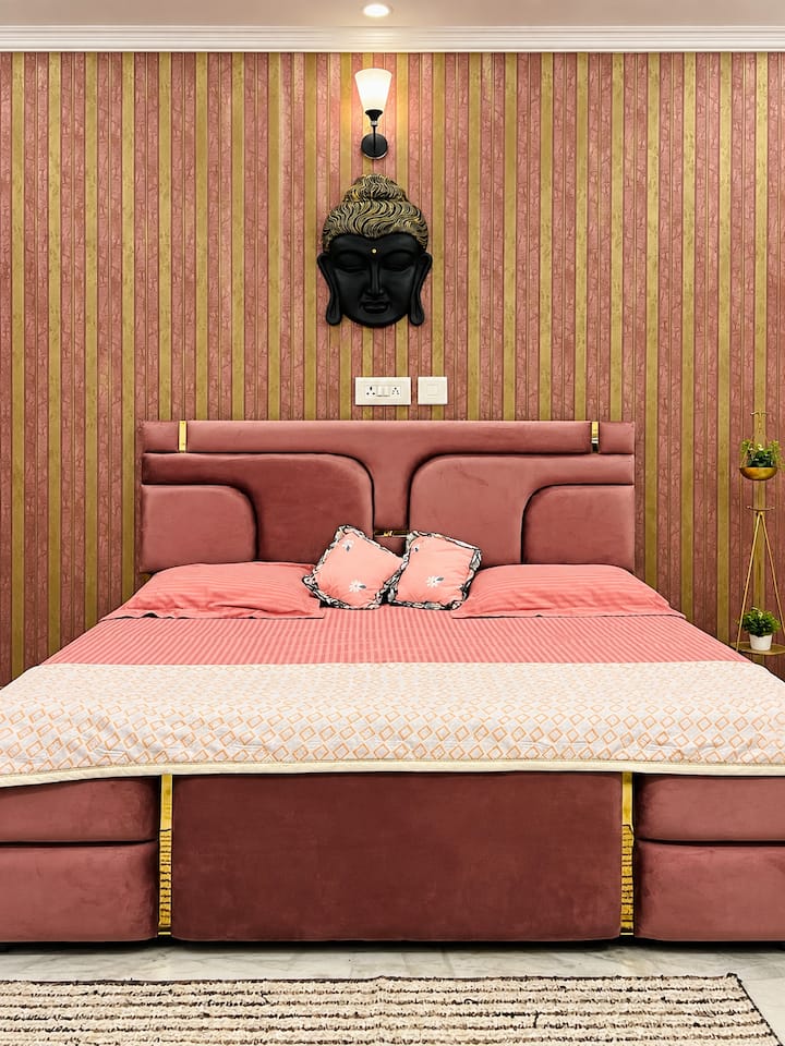 Purple Nest | King Bed Studio In Pratap Nagar - Jaipur