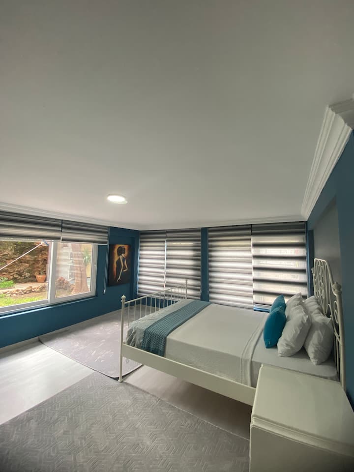 Denize 1 Km! Havuzlu Ve Bahçeli Huzur Köşesi - Adalia