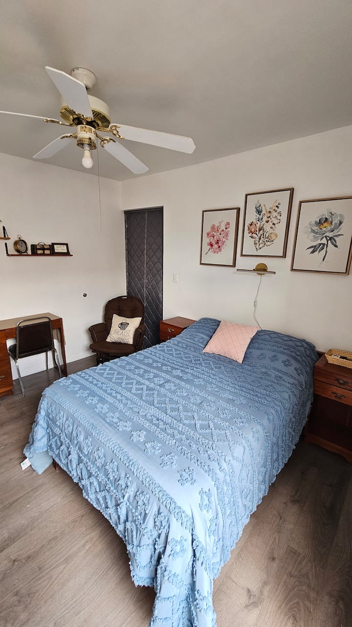 Cozy Quarters: Charming Room A - 토레온