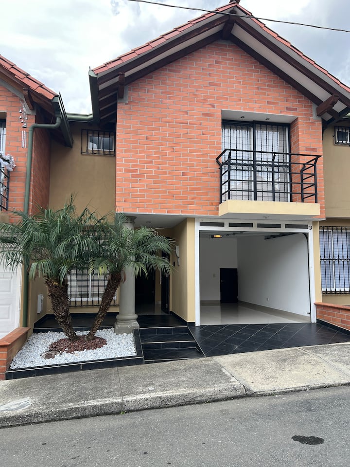 Casa De Descanso En San Antonio - Rionegro