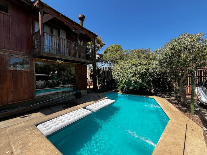 Casa Con Piscina A Pasos De La Playa Y El Centro - El Quisco