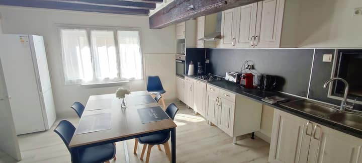 Maison De Ville 4 Per. 2 Ch Courette Avec Salon J. - Selles-sur-Cher