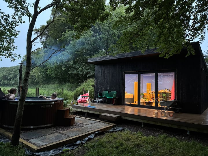 Lakeside Hot Tub Glamping, Loch Ken - Castle Douglas