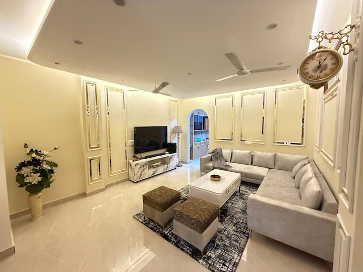 2bhk Luxury Apartment In South Delhi - New Delhi