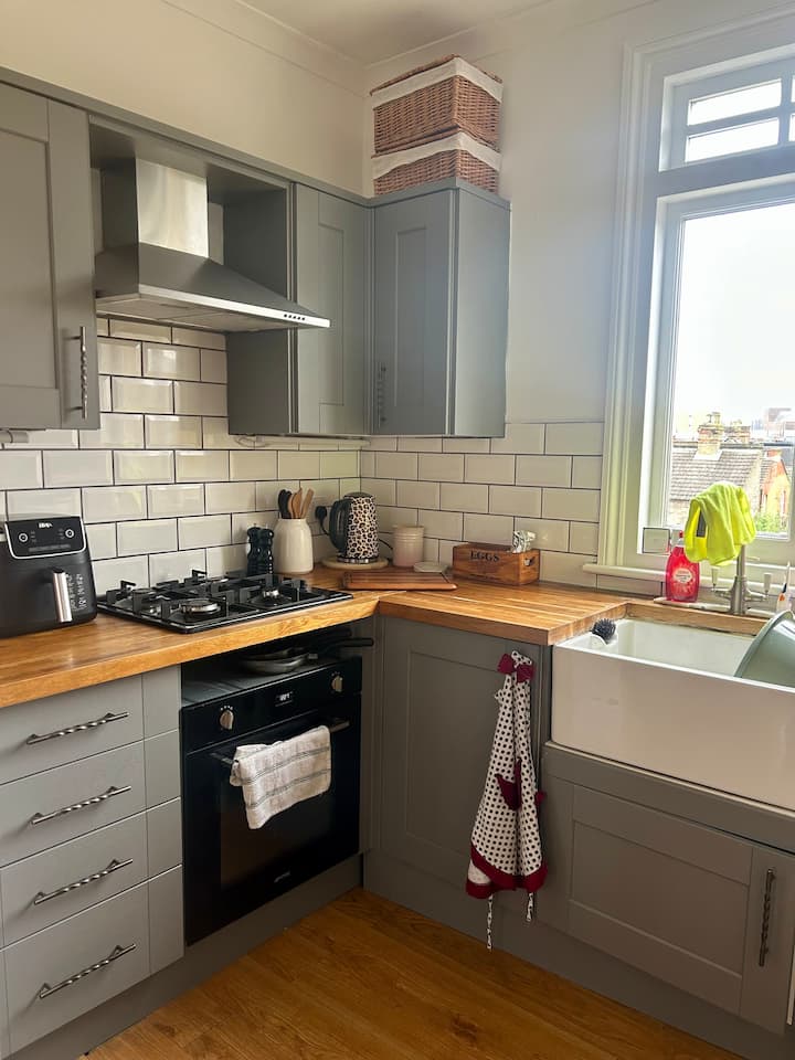Cozy Brentwood One Bed Flat - Brentwood