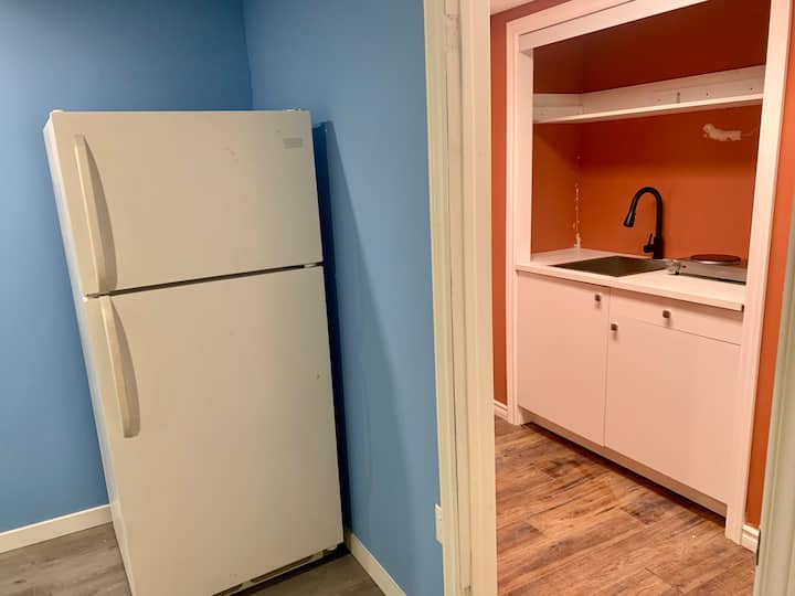 Cozy Basement Private Studio - Georgina