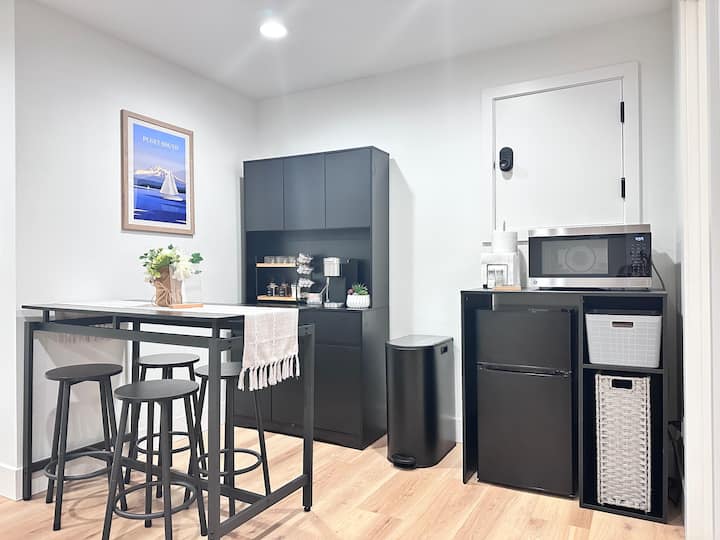 Studio By The Sound | King Bed•fire Pit•ev Charger - Seattle, WA