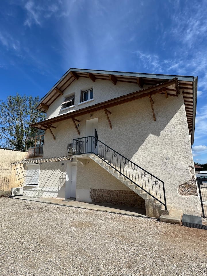 Appartement Duplex Confort, Climatisé Et Garage - Saint-Vulbas
