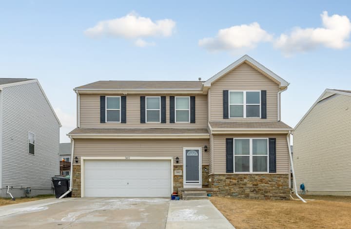 5 Bedroom 4 Bathroom House - Omaha, NE