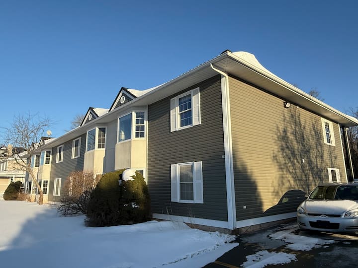 Cozy & Quiet 2nd Floor Apartment - Île-du-Prince-Édouard