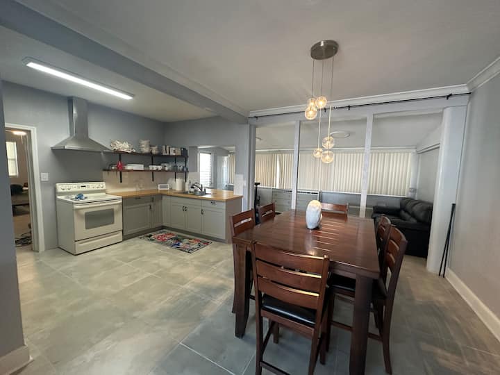 420 $T. Pete Stay @ The Green House - St. Petersburg, FL