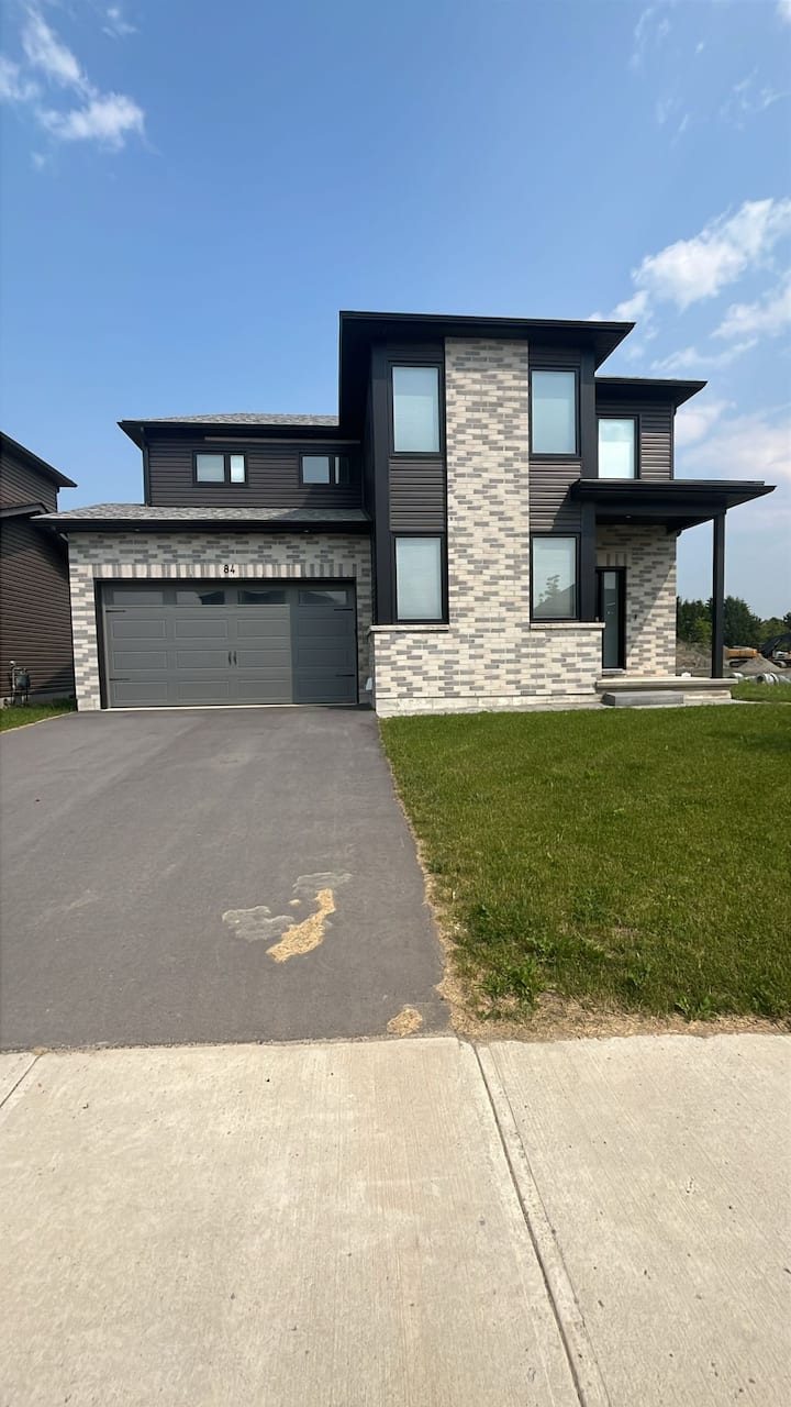 New Home Close To Sandbanks - Picton