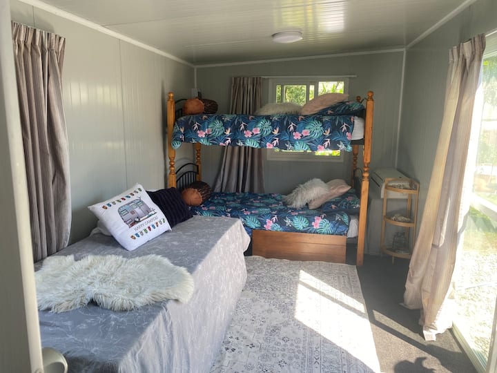 Tidy Cabin - Westport, New Zealand