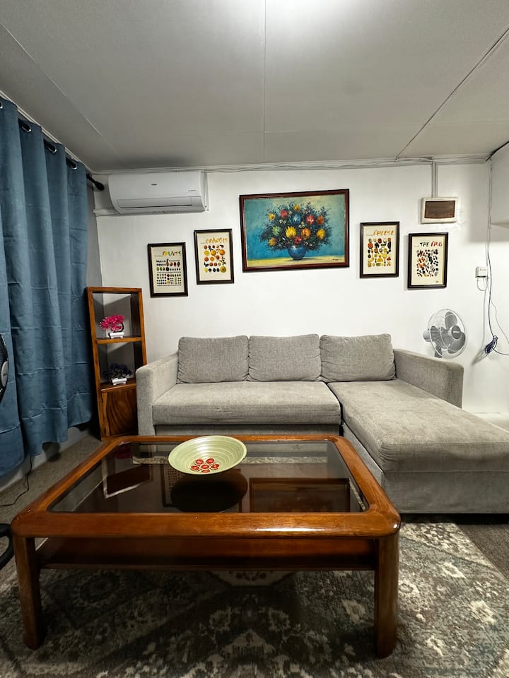 Earl's Modern Stay - Capas