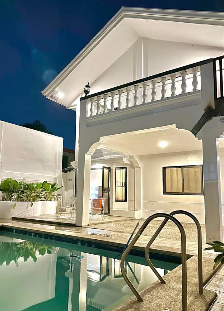 Hensonville White Villa - Angeles