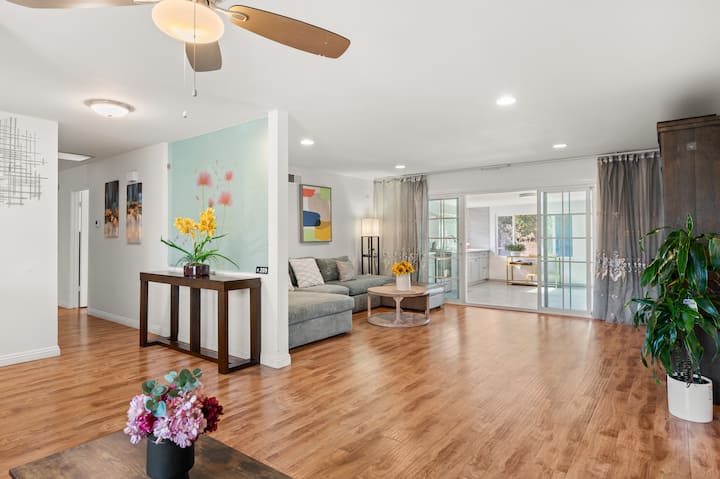 Single-story Home /5br/bbq/spacious/2tvs/2kitchens - San Dimas, CA