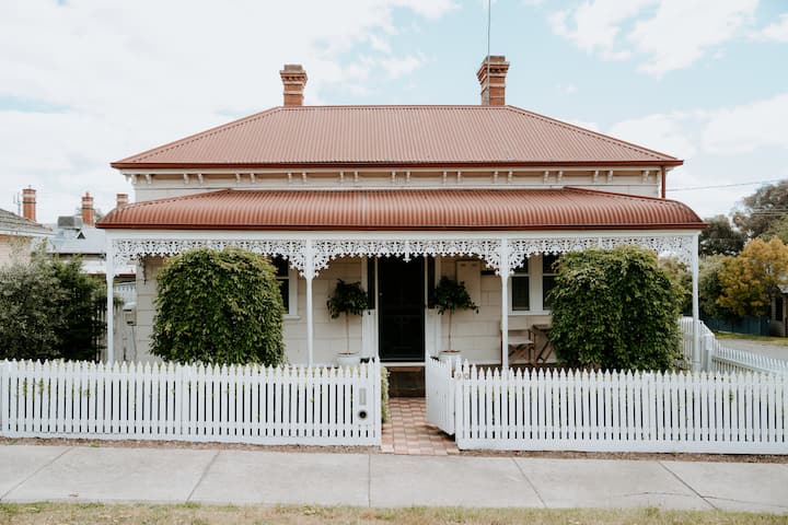 Stylish Bendigo Cottage-walk To Cbd, Cafés & Train - Bendigo
