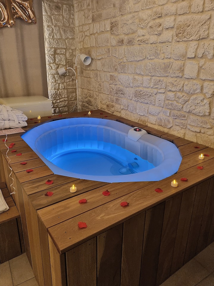 "The Honeymoon" Avec Jacuzzi - Sedan