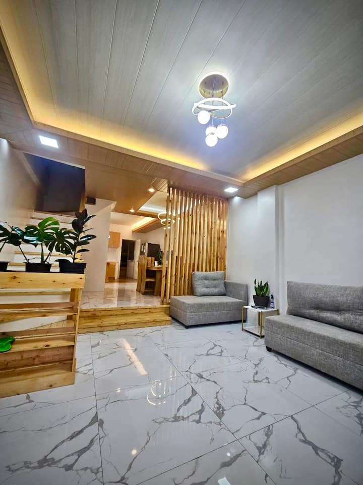 3 Story Vacation House - Baguio - Baguio