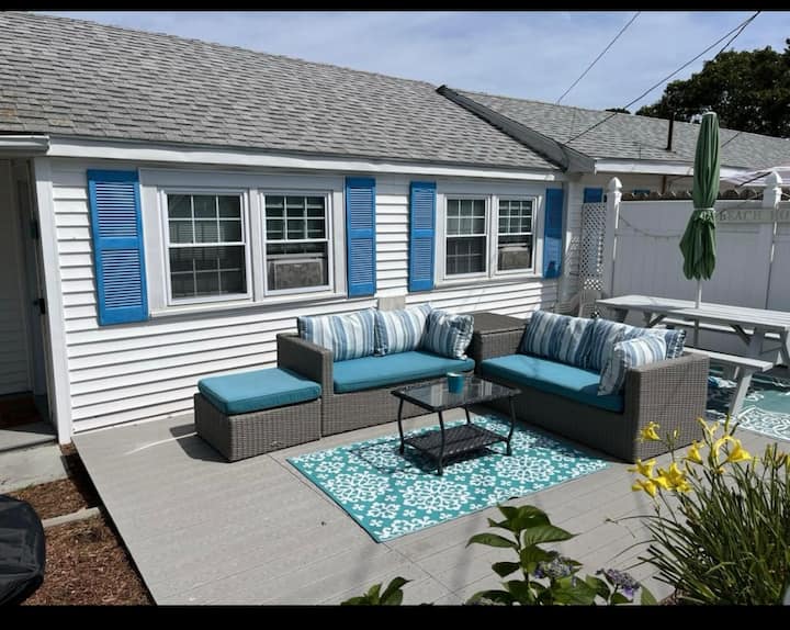 Adorable Cottage, Walk To Beach! - Capo Cod, MA