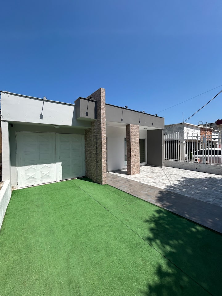 Completa Y Cómoda Casa - Barranquilla