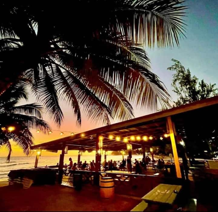 Great Location, Mins From Beach - Barbados
