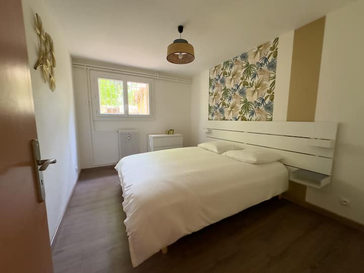 Aix, T2 Jardin + Parking, Proche Du Centre - Aix-en-Provence