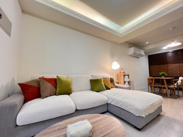 Cozy Apartment In The Heart Of The City - 3br/2ba - 네이후 구