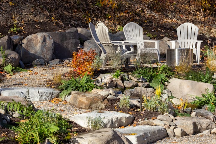 Cottage W/creek Views:backyard Oasis:close To Ski - Saugerties, NY