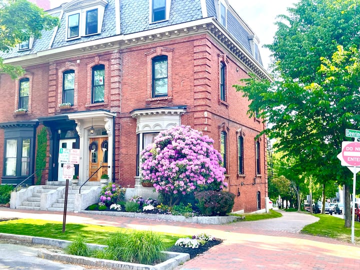 A Delightful One Bedroom You'll Love! - Portland, ME