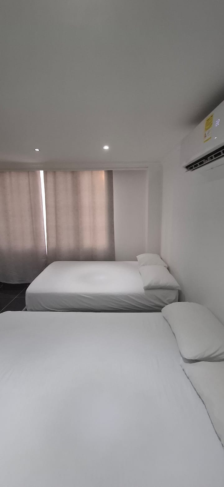 Apartamento En Bocagrande Muy Cerca Al Mar! - Cartagena