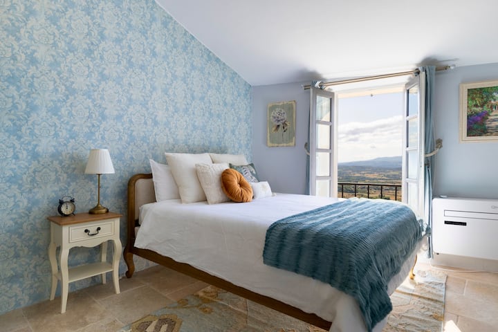 Provençal Charm In Gordes Center • Stunning Views - Gordes