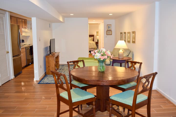 Spacious And Walkable Capitol Hill Home - Washington, D.C.