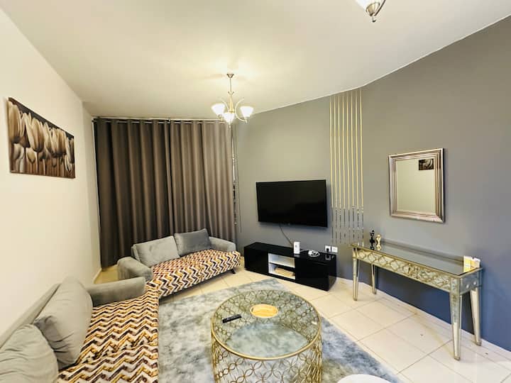 Cozy 1bhk Apartment With Seaview - Ajman