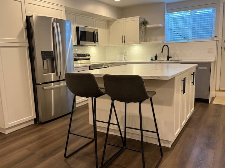 2 Bedroom Suite - Abbotsford