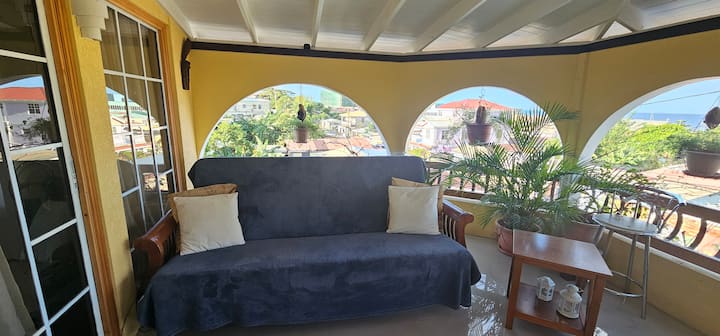Urban Nest View - Roseau