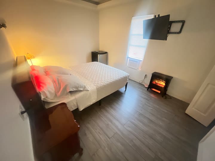 Cozy Room Upstairs - Dayton, OH