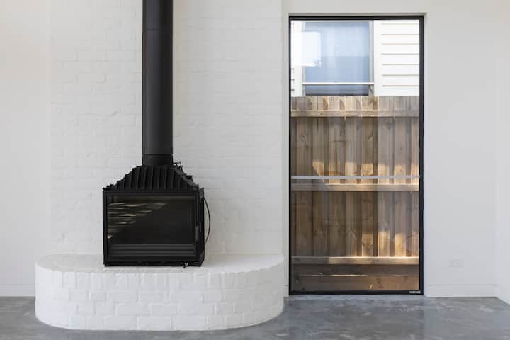 Stylish Getaway | Bright & Cozy - Geelong