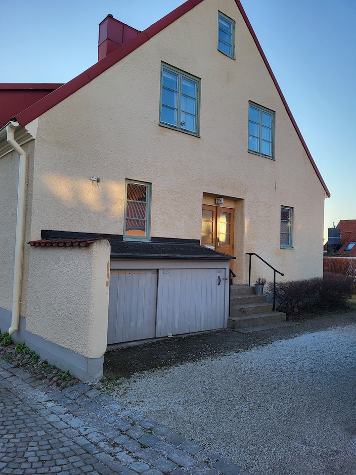 Fin Liten 2:a Innanför Muren. - Visby