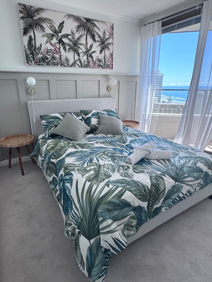 Top Location! Top Floor Heart Of Surfers Free Park - Gold Coast