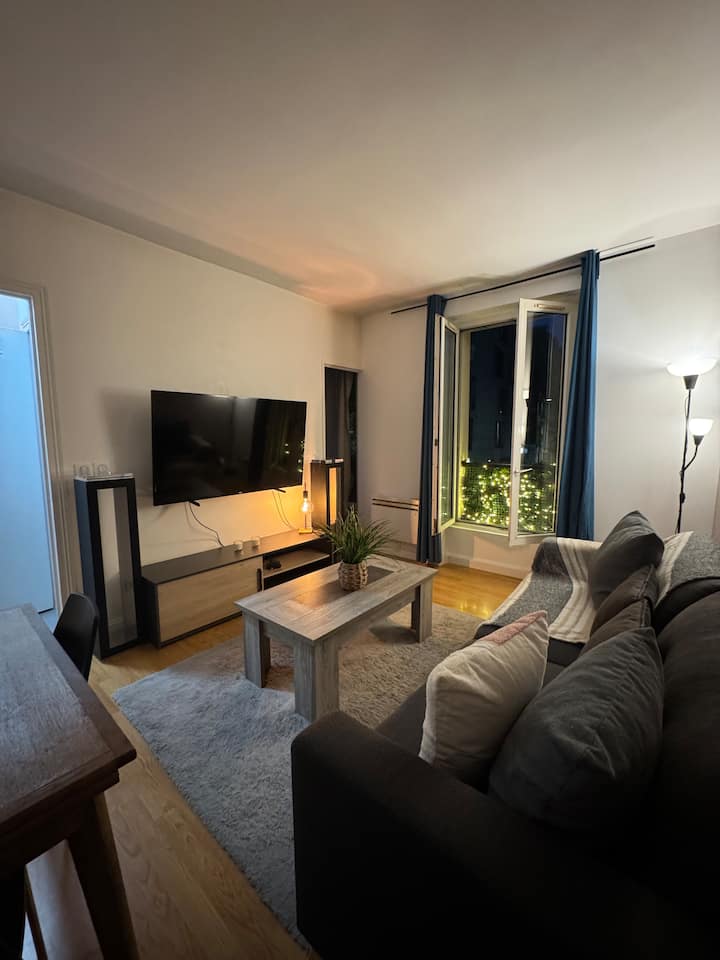 Appart Paris 11, Quartier Prisé, Sans Vis à Vis - Métro Nationale, Paris