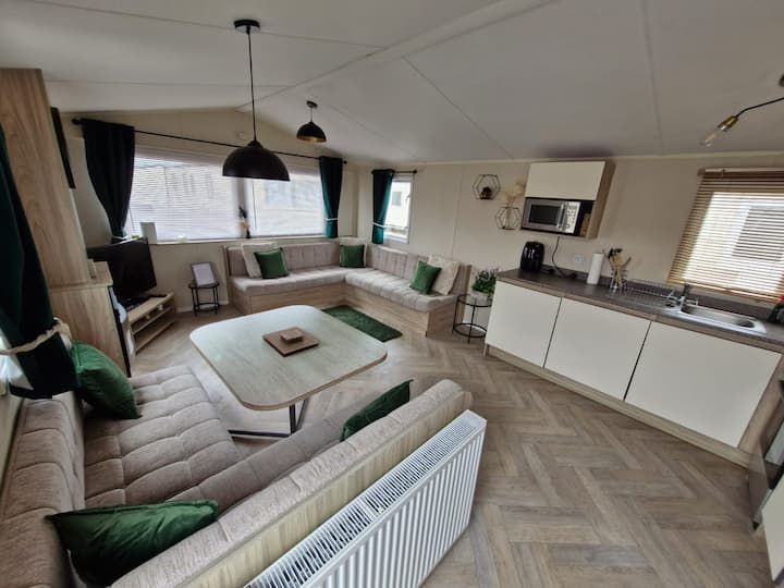 Ellie’s Caravan Hire - Towyn